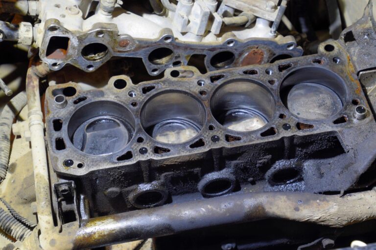 How to Unseize an Engine: Causes and Procedures to Fix
