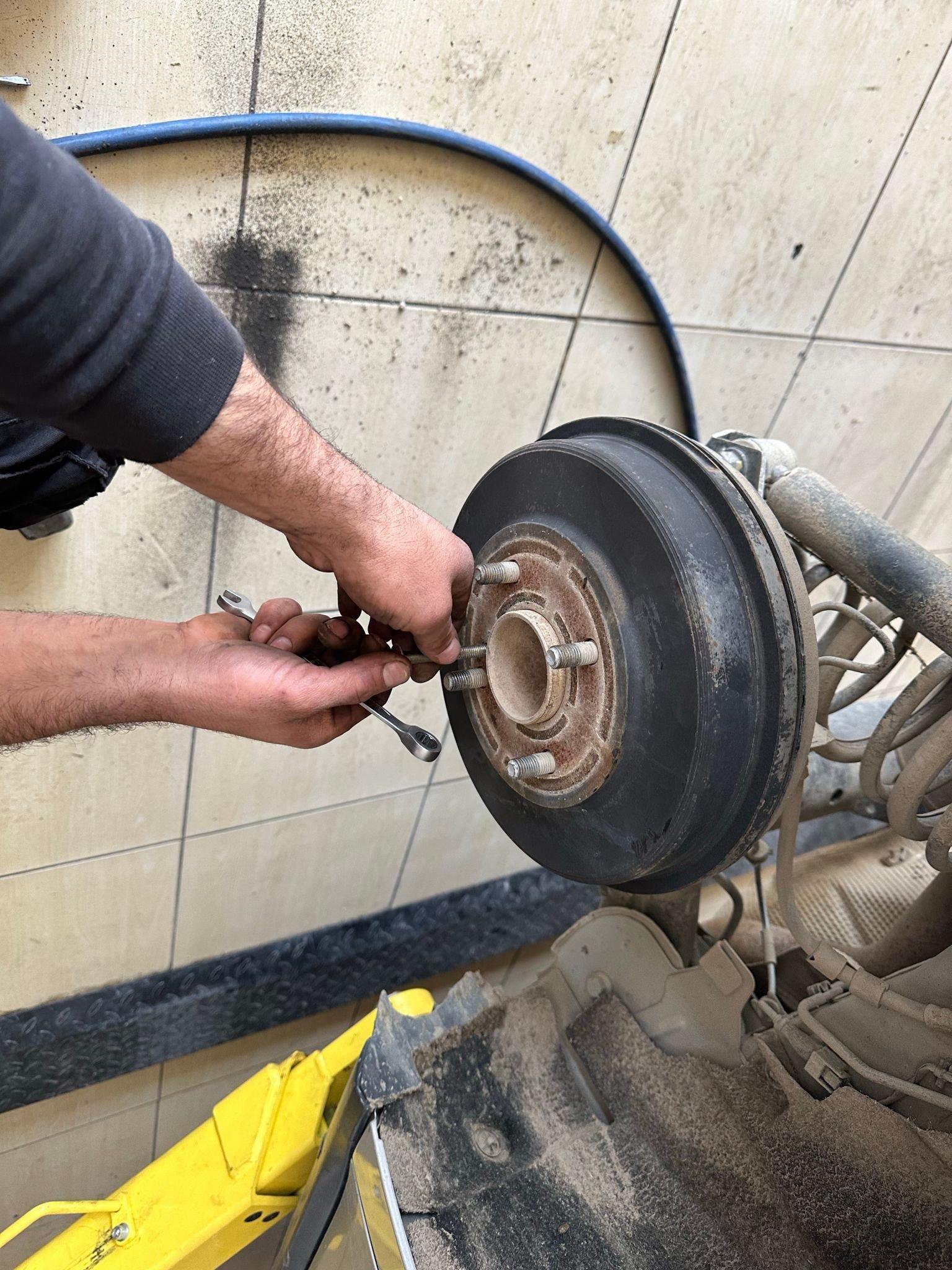 Causes and Solution of Clunking Noise When Braking